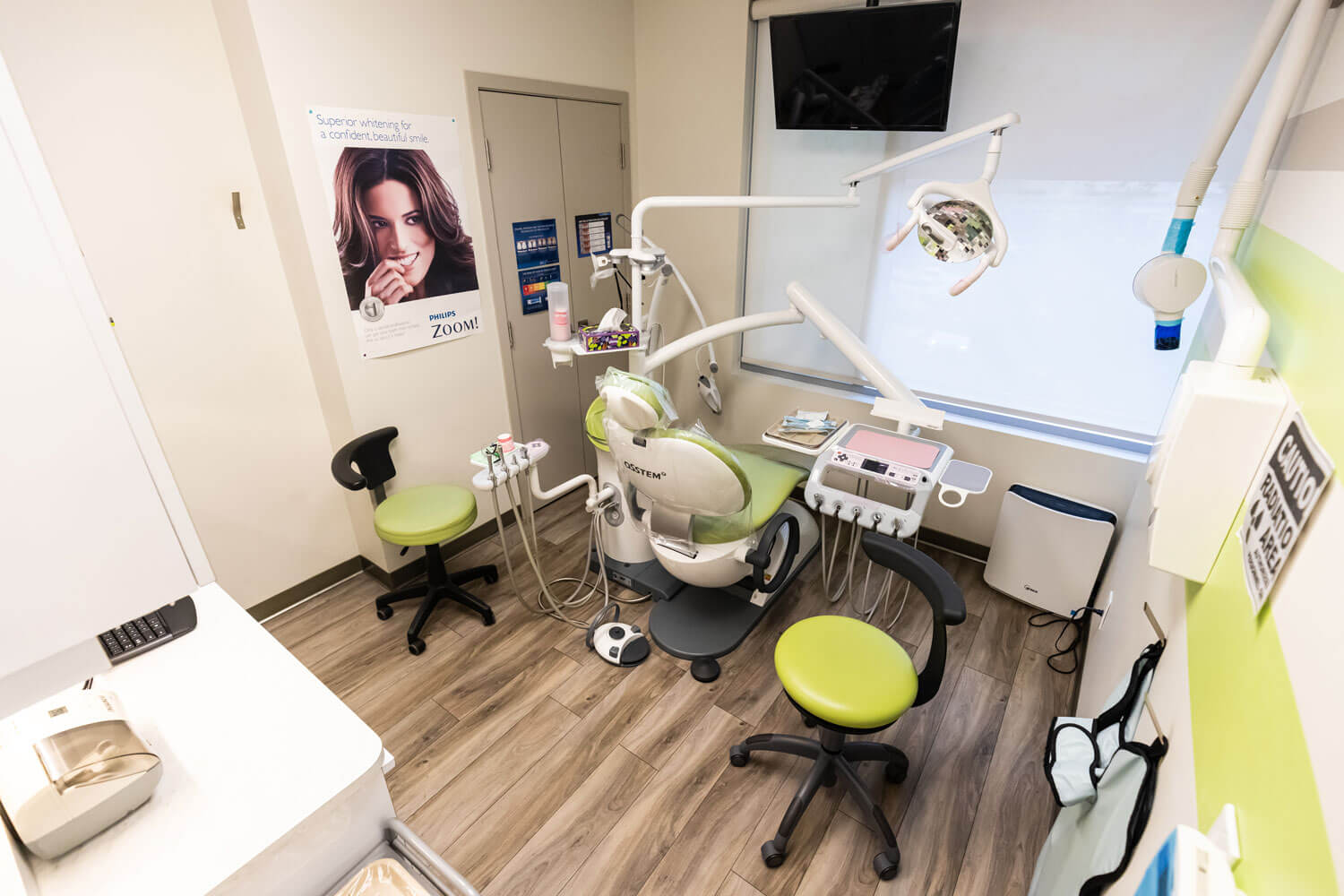 About Us | Dentist in Thornhill | MiNa Family Dentistry